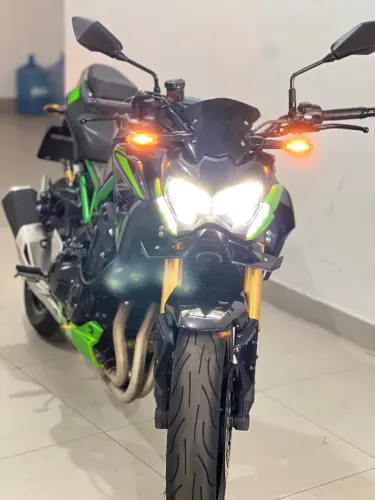 Motos Kawasaki Z 900 R Edition no Brasil