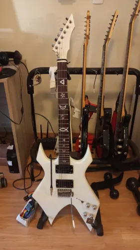 "warlock guitarra" - Instrumentos musicais no Brasil