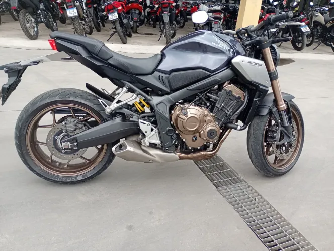Motos Honda CB 650r no Brasil