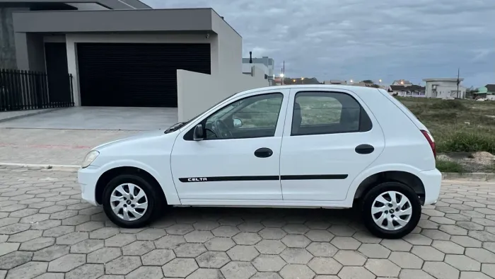 Chevrolet Celta Spirit/ LT 1.0 MPFI 8V Flexp. 5P Usados e Novos
