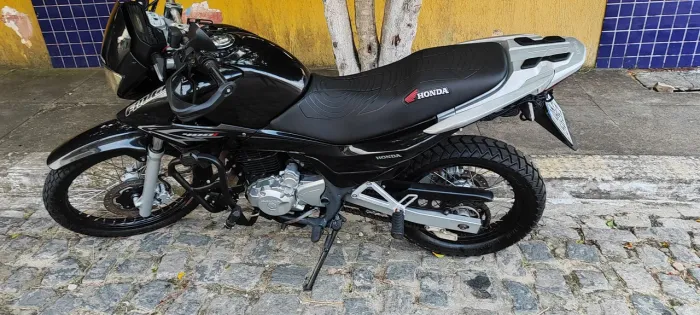Motos Honda NX 400i Falcon no Brasil