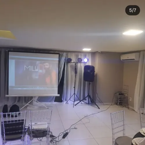 "datashow ou data show" - Projetores e Telas de Projeção no Brasil