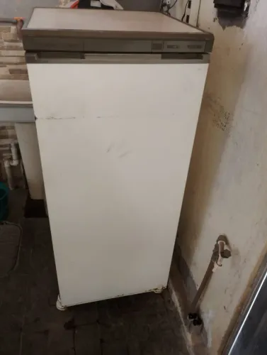 "freezer-pequeno" - Geladeiras e Freezers no Brasil