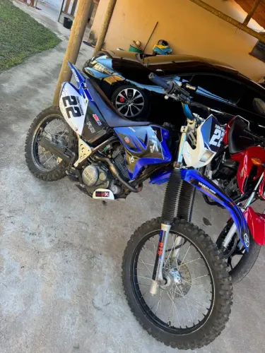 Motos Yamaha TT-R 230 no Brasil