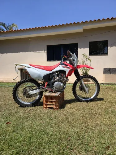 Motos Honda CRF 230 F no Brasil