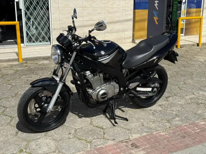Motos Suzuki GS no Brasil