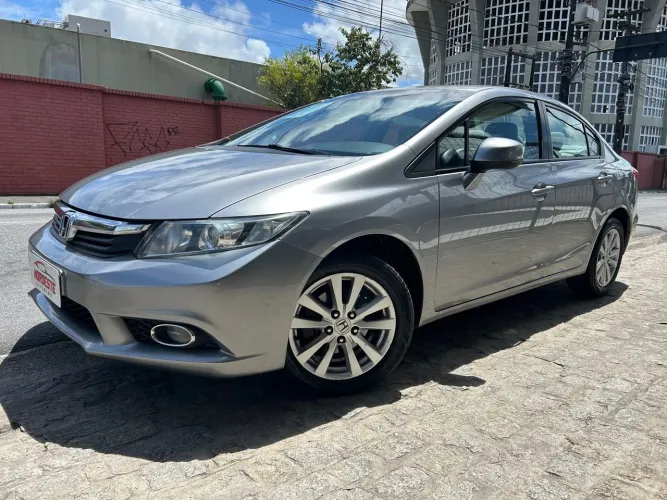 Honda Civic Sedan LXS 1.8/1.8 Flex 16V Aut. 4P Usados e Novos