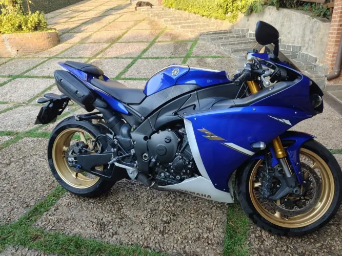 Motos Yamaha YZF R-1 1000 em São Paulo
