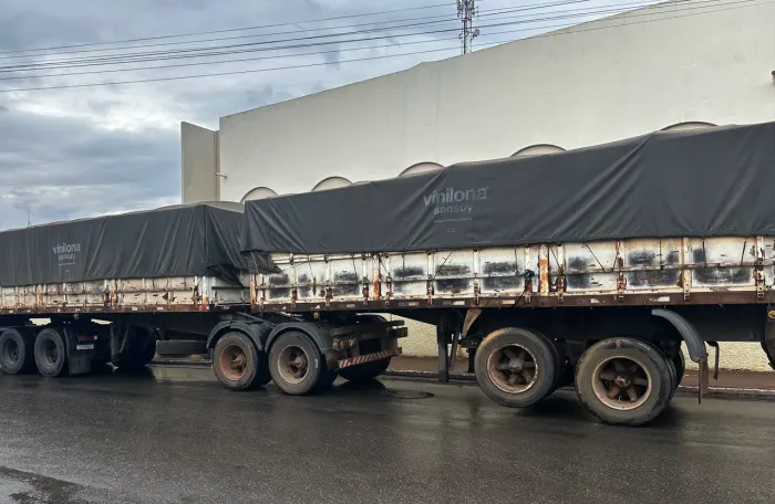 "bi trem graneleiro" - Caminhões no Brasil