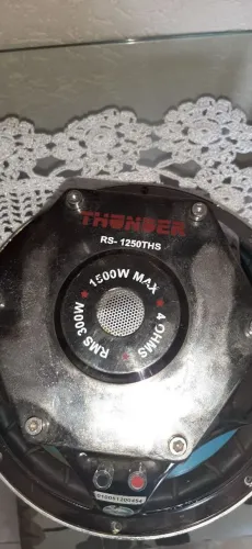 "woofer tornado 15" no Brasil