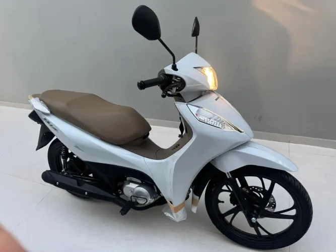 Motos Honda Biz 125 EX/ 125 EX Flex no Brasil