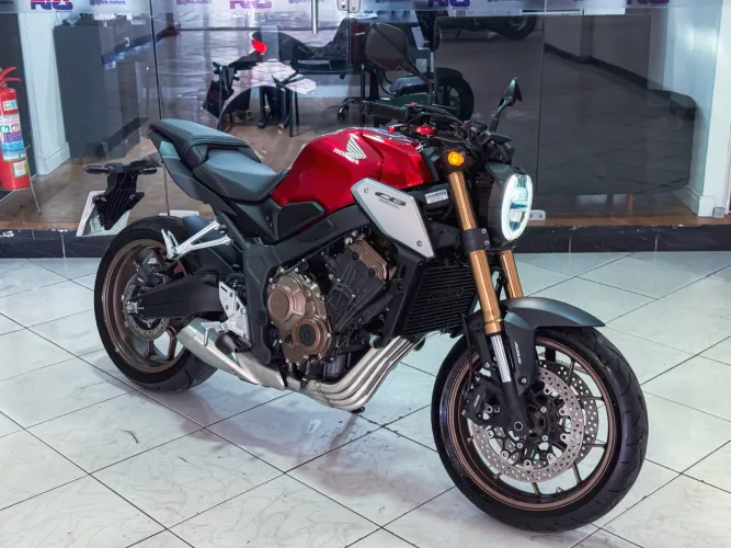 Motos Honda CB 650r no Brasil