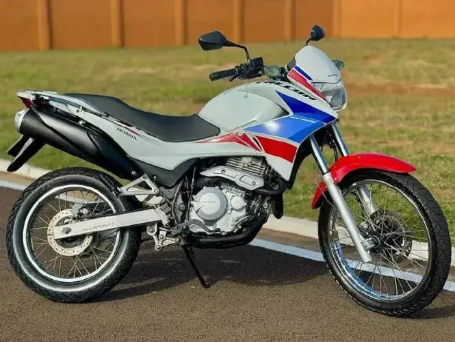 Motos Honda NX 400i Falcon no Brasil