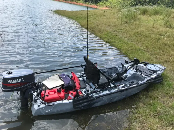 "caiaques com motor" no Brasil