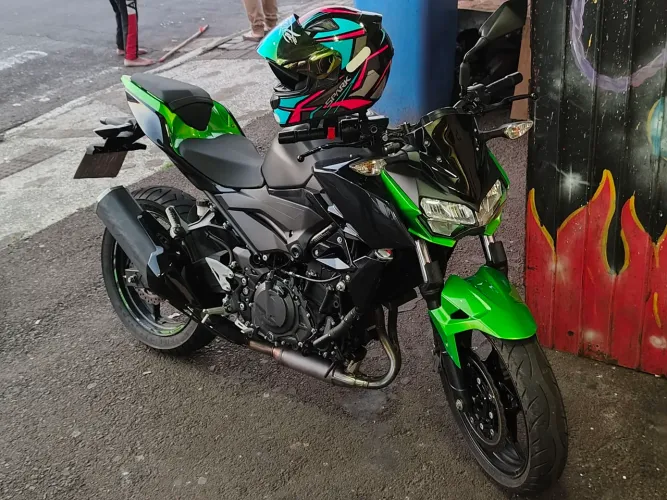 Motos Kawasaki Z 400 no Brasil