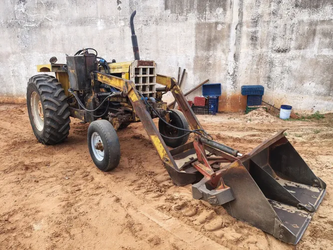 "trator com concha" - Tratores e máquinas agrícolas no Brasil