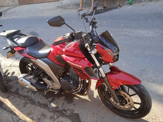 Motos Yamaha FZ25 250 Fazer Flex no Brasil