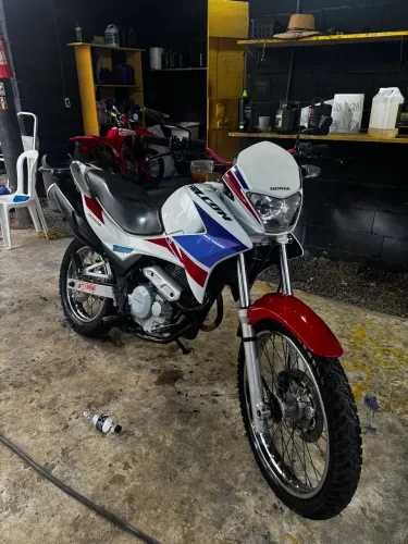 Motos Honda NX 400i Falcon no Brasil