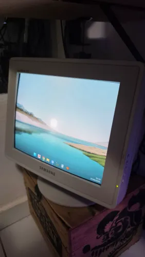 "monitor crt" - Monitores no Brasil