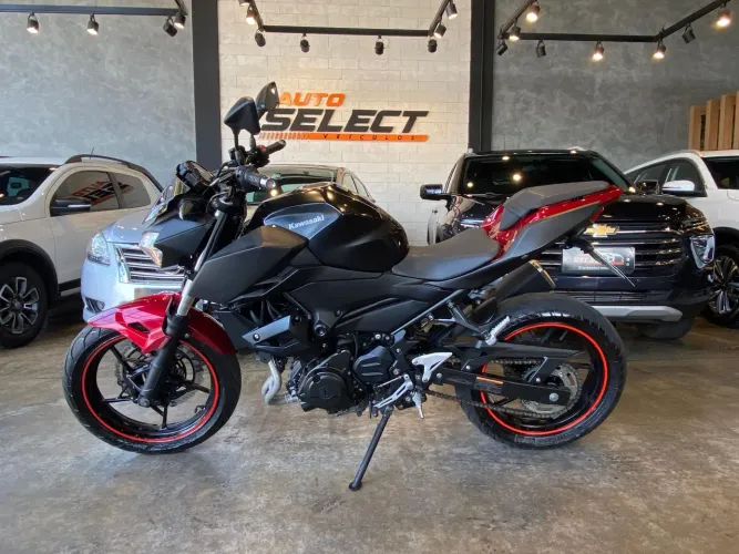Motos Kawasaki Z 400 no Brasil