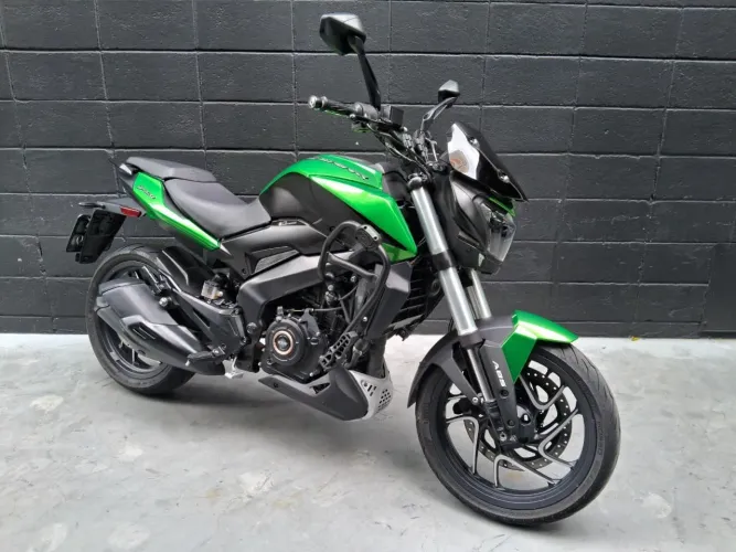 Motos Bajaj Dominar 400 no Brasil