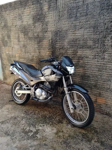 Motos Honda NX 400i Falcon no Brasil