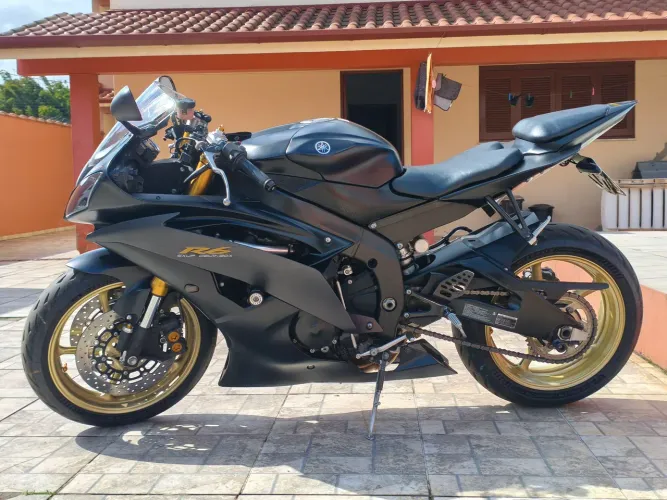 Motos Yamaha YZF R-6 600 no Brasil