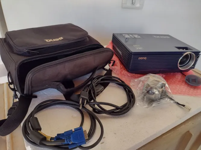 "datashow ou data show" - Projetores e Telas de Projeção no Brasil