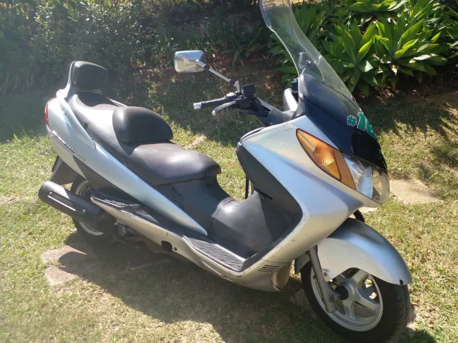 Motos Suzuki Burgman 400 no Brasil