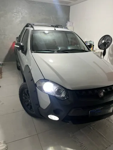 Fiat Strada Adventure 1.8/ 1.8 Locker Flex CE Usados e Novos