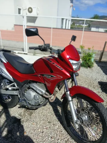 Motos Honda NX 400i Falcon no Brasil