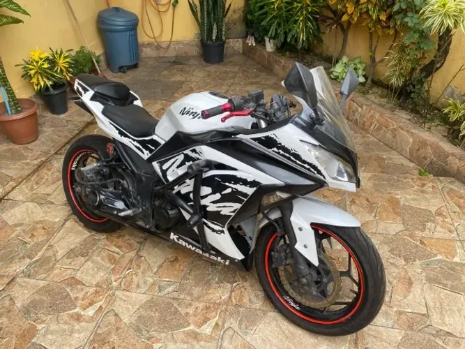Motos Kawasaki Ninja 300 no Brasil