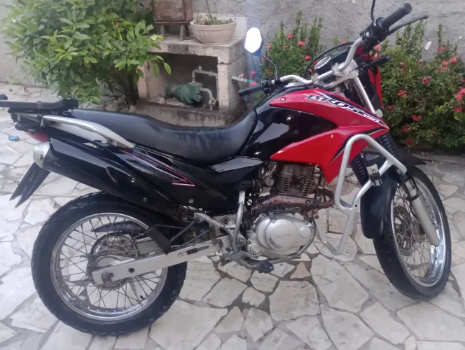 Motos Honda NXR 150 Bros ESD no Brasil