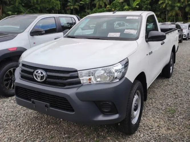 Toyota Hilux CS 4X4 2.8 TDI Diesel Mec. Usados e Novos