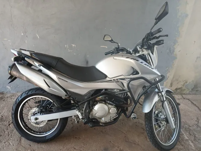 Motos Honda NX 400i Falcon no Brasil