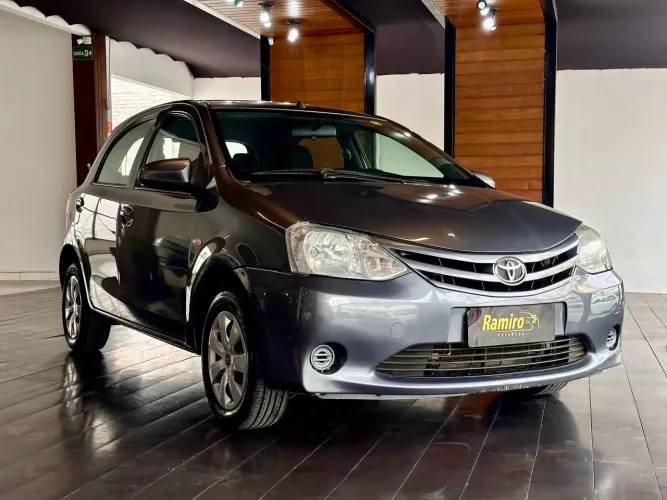 "toyota etios 2015" - Carros Usados e Novos à venda