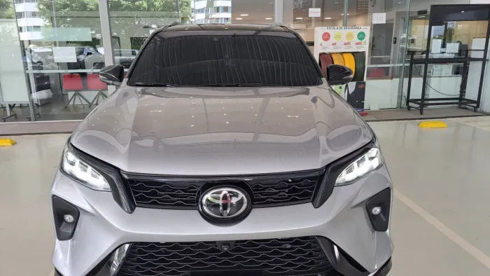 Toyota Hilux SW4 Diamond 2.8 TB 4X4 Die. Aut. Usados e Novos