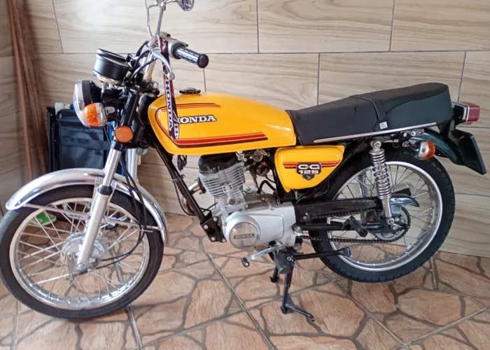 Motos Honda CG 125 no Brasil