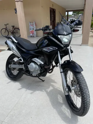 Motos Honda NX 400i Falcon no Brasil