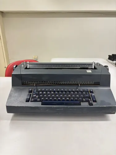 "maquina de escrever ibm eletrica" no Brasil