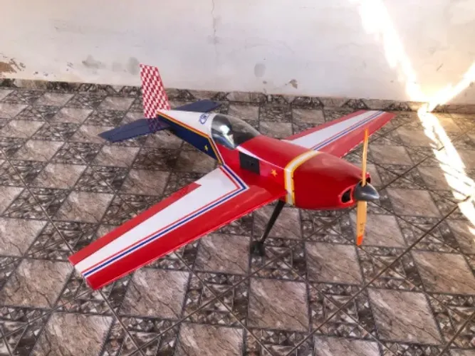 "aeromodelo extra 300" no Brasil