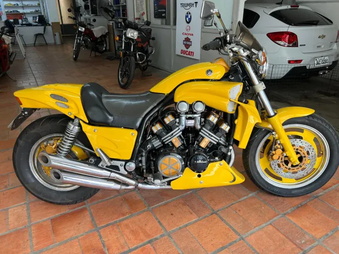 Motos Yamaha V-Max 1200 no Brasil