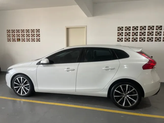 "volvo v40 t4" no Brasil