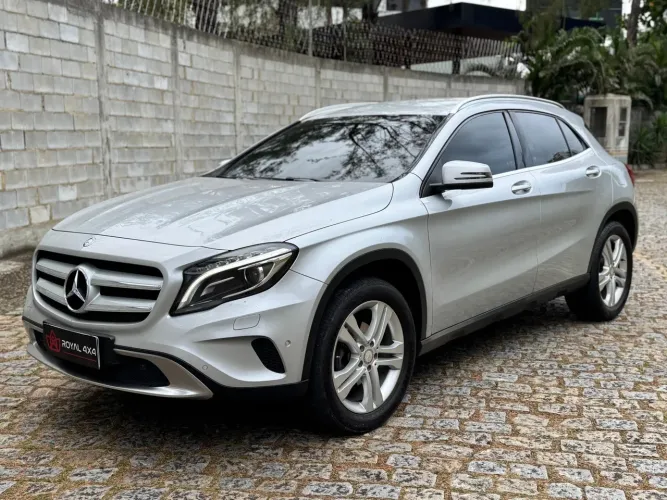 Mercedes-Benz GLA-200 2016 Usados e Novos
