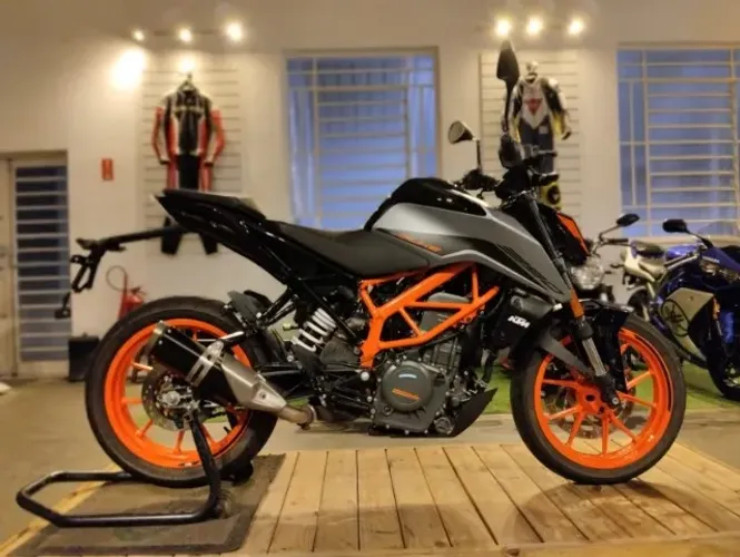 Motos KTM Duke 390 no Brasil