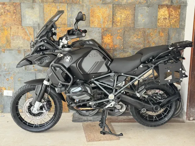 Motos BMW R 1250 GS Adventue Pemium Tiple Black no Brasil