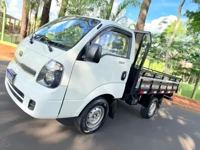 Kia Motors Bongo K-2500 2.5 4X2 TB Diesel Usados e Novos