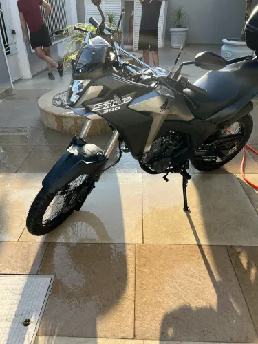 Motos Honda Sahara 300 ABS Flex no Brasil
