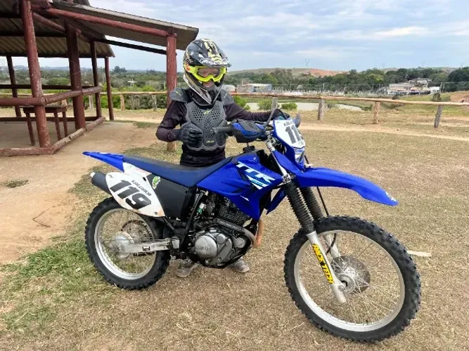 Motos Yamaha TT-R 230 no Brasil