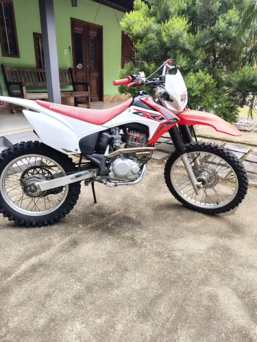 Motos Honda CRF 230 F no Brasil